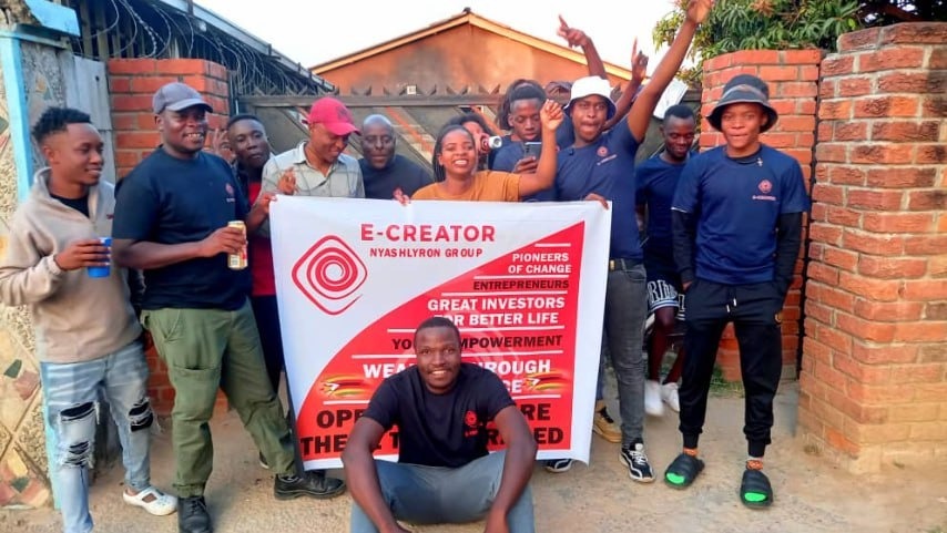 e-creator employees reported to have lost money and investments